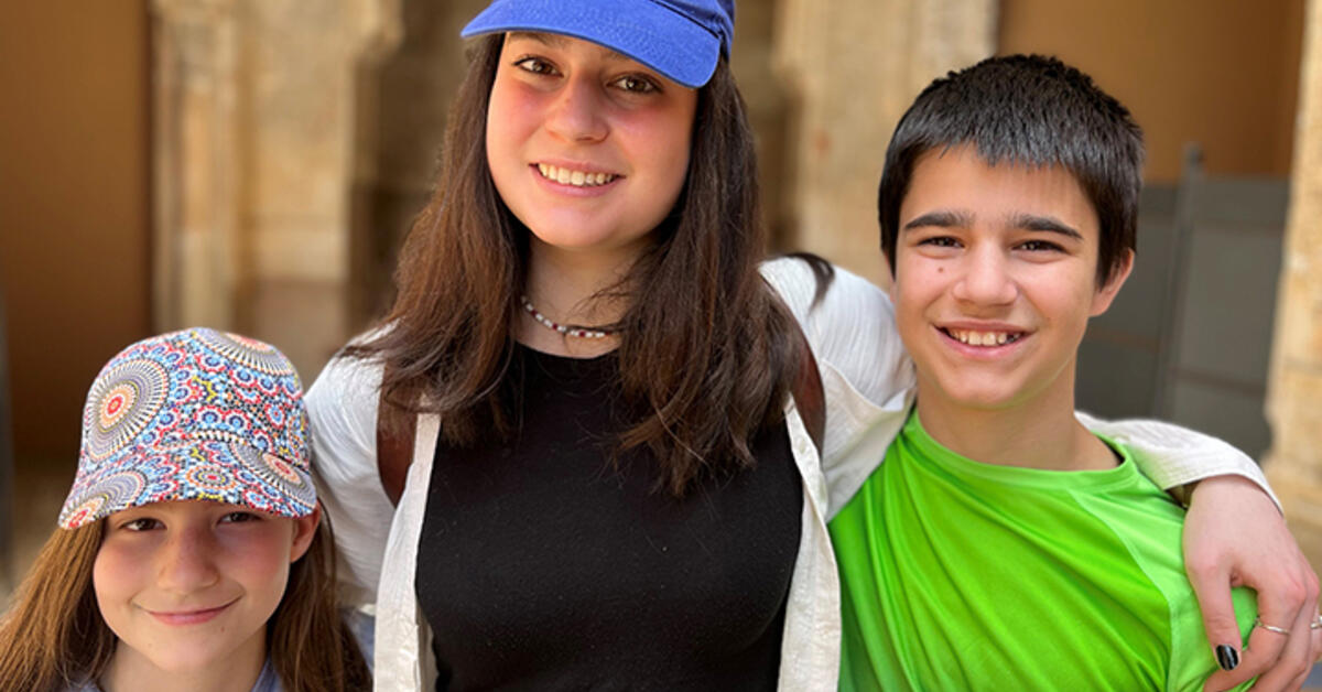 Parents of Sophia Jones ’27 Mourn ‘Glorious’ and ‘Bright’ Daughter | Princeton Alumni Weekly